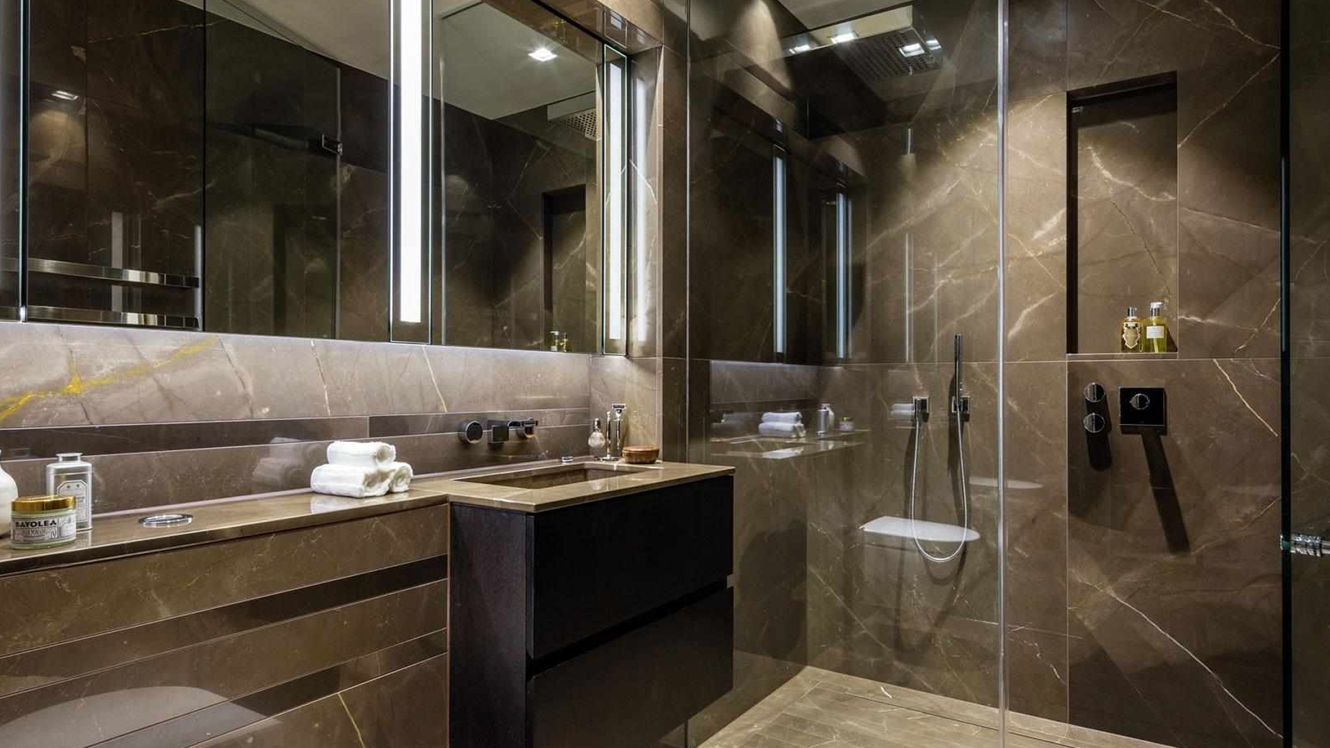 One Tower Bridge is apartments in Southwark in London